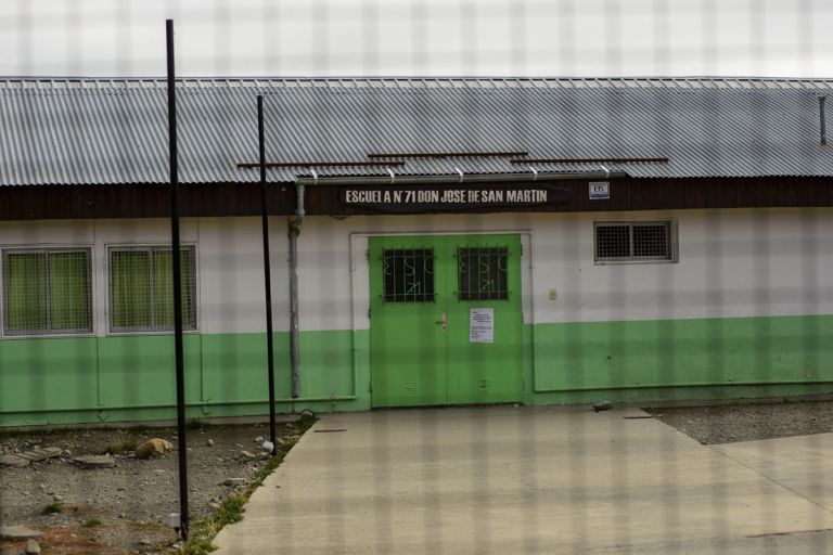 La escuela 71 continúa con las clases suspendidas por una pérdida de ...