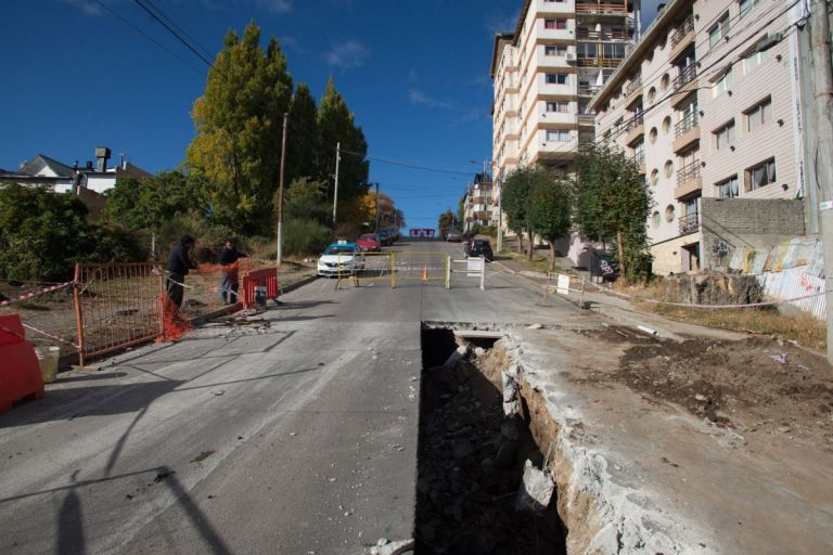 Detectaron un enorme socavón en Ruiz Moreno | ANBariloche